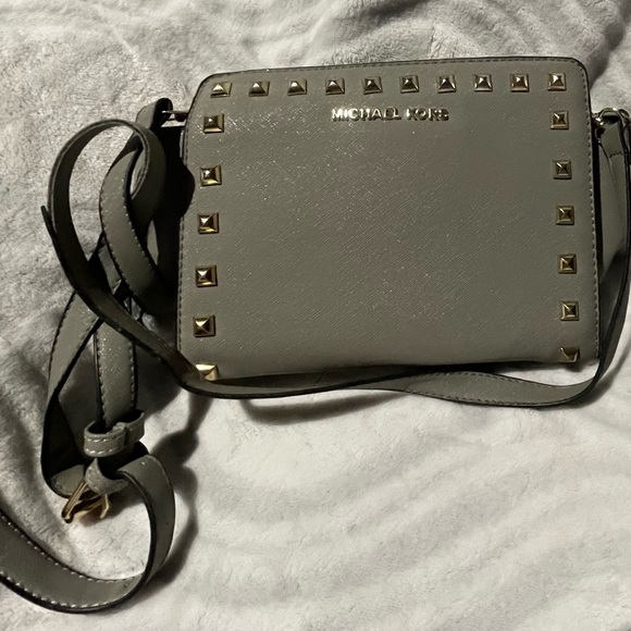 MICHAEL Michael Kors | Bags | Authentic Michael Kors Grey Crossbody ...